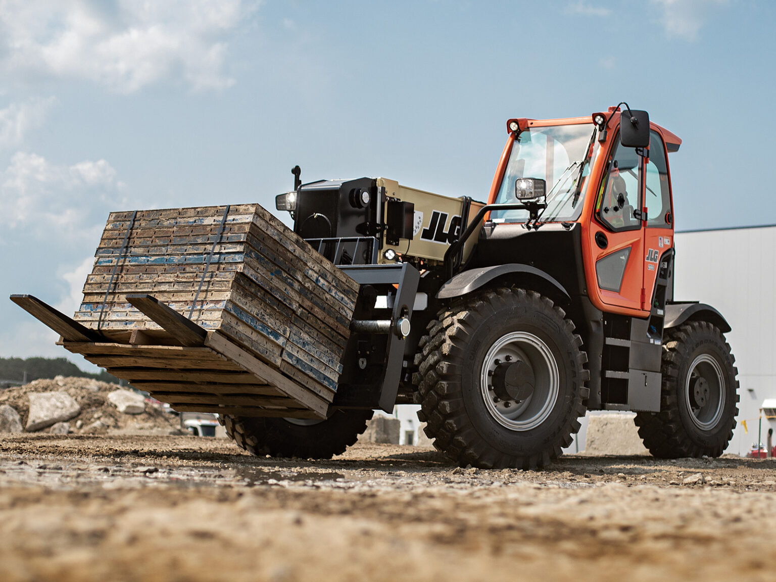 JLG 2733 High-Capacity Telehandler | American Rental Services